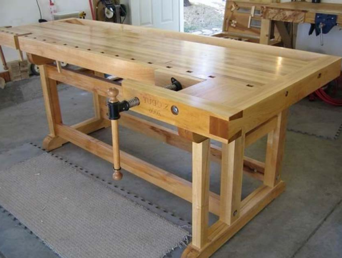 Woodworking Plans - Download Your Free Classic Workbench PLans